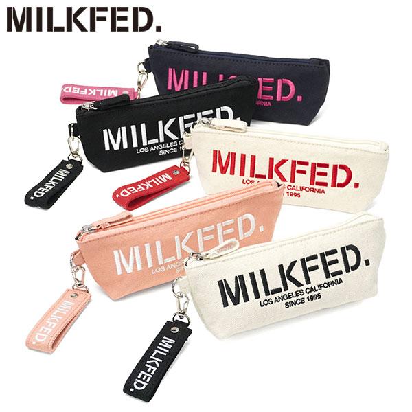 スリムで可愛いペンケースデイリー使いにぴったりなペンシルケース。大きなロゴ刺繍がアクセントに。程よくマチのあるデザインで、お気に入りのペンや小物をしっかり収納できます。取り外し可能なチャーム付きなのも嬉しいポイント。豊富なカラーバリエーショ...