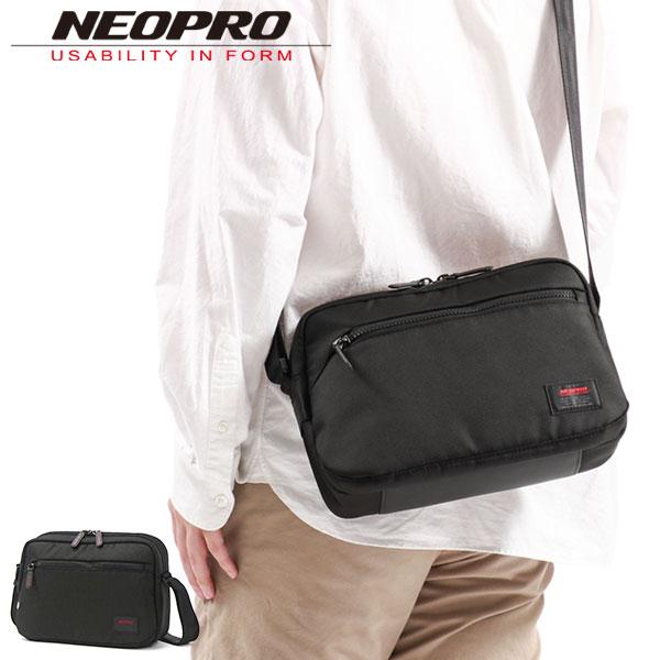 随所にあしらわれた赤いポイントが精悍さとタフさを表現したNEOPRO REDの後継モデル『Red Point』シリーズのショルダーバッグ。デザインポイントの背面の赤いステッチは、力の加わる部分に補強ステッチを施すことで耐久性をアップさせたと...