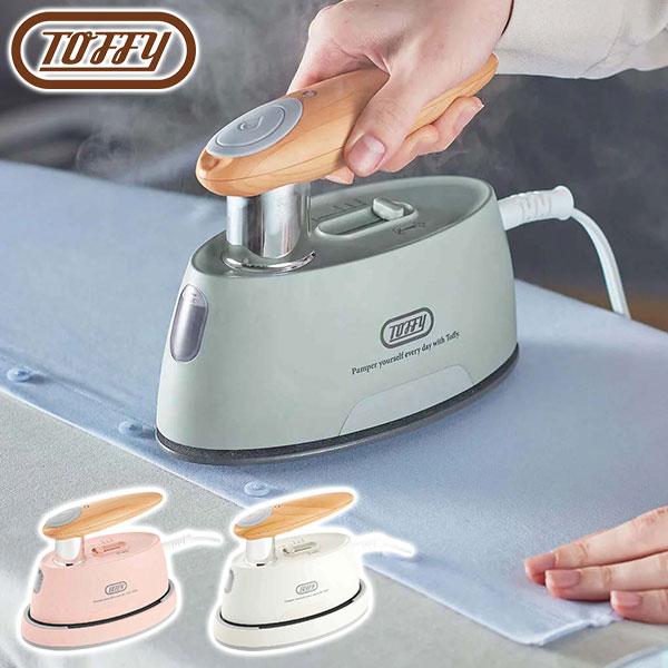 掛けたまま時短ケアおしゃれ家電で美しくToffyスチームアイロンは、衣類をハンガーにかけたままケアできる便利なスチーマー。シワ伸ばし、脱臭、除菌に加え、アレル物質対策も対応。3段階調節や置き台付きで使いやすさ抜群。軽量・コンパクトなデザイン...