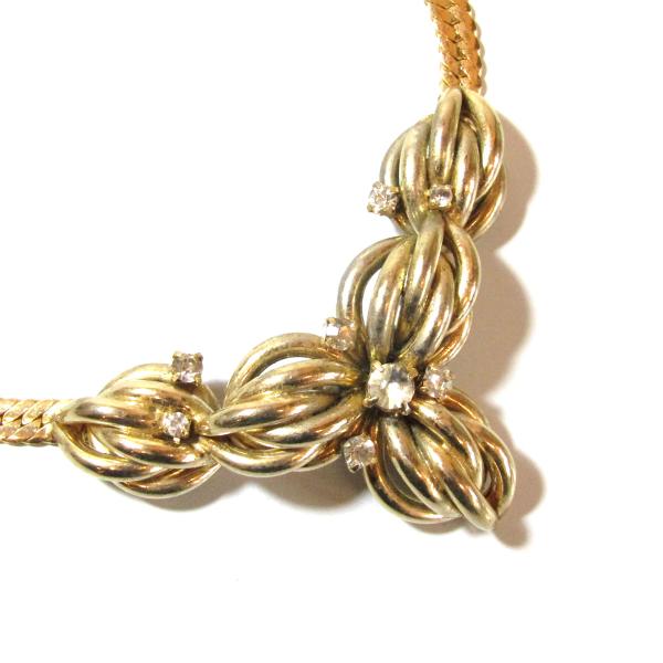 ★Vintage 1960s gold tone voluminous necklace