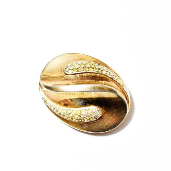 Vintage Trifari  1940s'　goledmetal rhinestone brooch