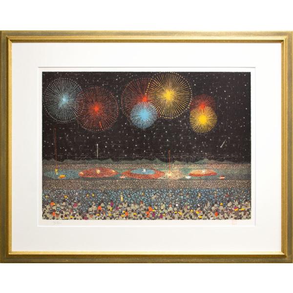 花火は清のもっとも好きな画材で、初期から晩年まで、貼り絵、油絵、染め絵、石版と数多くの作品があるが、この作品は特に傑出したもので、山下清の代表作ともいうべきものである。この絵には時間が圧縮されている。自分も含めて花火を待っている大群衆、満天...