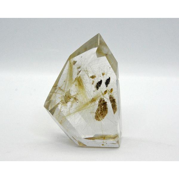 【発売日：2018年10月11日】水晶の中の風景シリーズ。美しい金線ルチルが入った水晶コレクションです。横：57mm 高さ：87mm 重量：245gs。台付き350gsです。