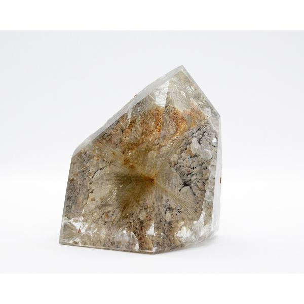 【発売日：2018年10月15日】水晶の中の風景シリーズ。美しいルチルが入った水晶コレクションです。横：10cm 高さ：10cm 重量：673gsです。