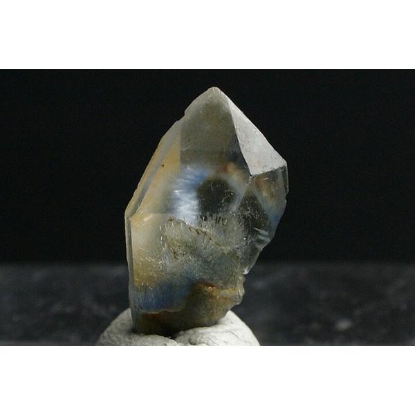 1.7×1.1×0.8cm<br> ブルーガーデンクォーツ(デュモルチェライトインクォーツ)の原石ポイントです。<br>デュモルチェライトインクォーツは産地も限られ、当然産出量も非常に少ない稀産種です。今後も市場に十...