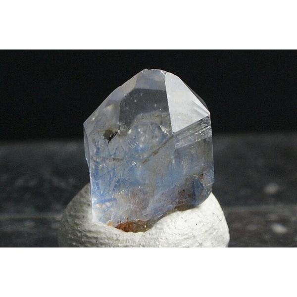 1.2×1.0×0.8cm<br> ブルーガーデンクォーツ(デュモルチェライトインクォーツ)の原石ポイントです。<br>デュモルチェライトインクォーツは産地も限られ、当然産出量も非常に少ない稀産種です。今後も市場に十...