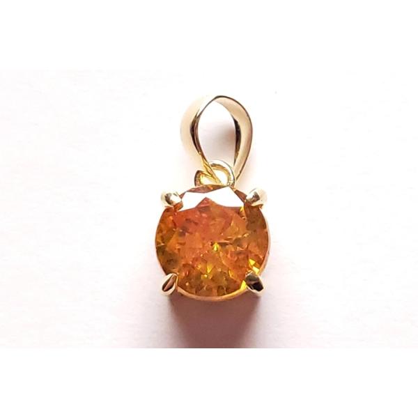 トップ部分サイズ約:0.6×0.6×0.4cm 1.21ct  大人気のスファレライトカットペンダントでございます。最初からすぐにお使い頂けることを前提に18金のペンダントに加工をしまして販売をさせて頂きます。スファレライトのカットも素晴ら...