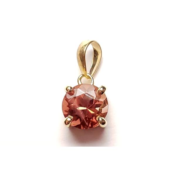トップ部分:0.6×0.6×0.4cm 0.65ct  今まで探し求めておりましたオレゴンサンストーンのペンダントでございます。最高に美しい素材を最高のカットで技術で更に美しさが増しております。K１８にてペンダントに仕上げております。