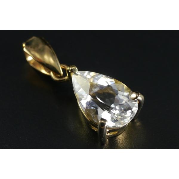 トップ部分:約 0.7×0.5×0.4cm　0.68ct  当店大人気のフェナカイトのペンダントトップが入荷致しました!もちろん、ペンダント一つ、一つ、研磨の達人の職人が丁寧に仕上げ、そして金具も18金を使いまして完成させました。価格面でも...