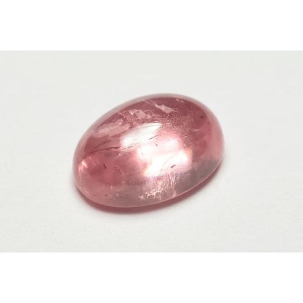 約7.0×5.0×3.0mm　1.21ct　コロラド州・スウィートホーム鉱山産の宝石質ロードクロサイト(インカローズ)の小さなカボションルースが入荷いたしました。色濃く鮮やかなレッドの発色で、透明感も抜群で文字通りの宝石質です。継続的な入荷...