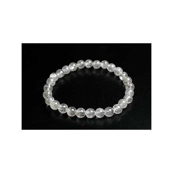 6mm×28玉ヒーラーの間で注目されているアイスクリスタルにブレスレットです。当店が特別に香港の工場に依頼し、原石からビーズに加工し、ブレスレットを製作したもので、オリジナル商品になります。表面に若干キズ等ございますが、インド加工のものより...