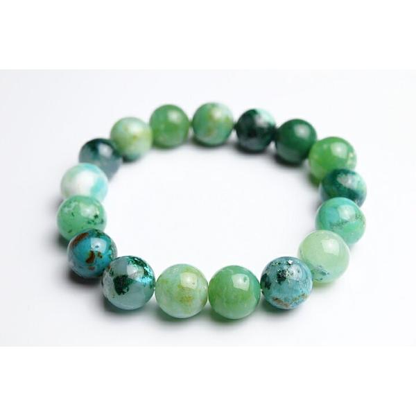 12mm玉×17個 手首回り:約16.5cm<br> ジェムシリカブレスレットの4Aグレードが入荷致しました。<br>様々な色合いのグリーンが特徴の一品です。<br>一般的にジェムシリカは高価な商品ですが...