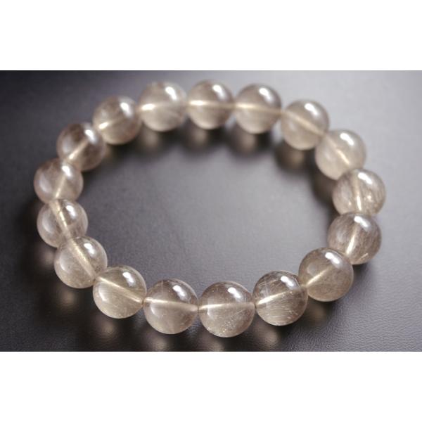 12mm×17玉　手首周り 約17cm  山梨県山梨市牧丘町乙女鉱山産の水晶のブレスレットです。今では乙女鉱山では水晶の採掘は禁止されておりまして、昔から保有しておられる会社などで確保していた水晶が市場に出回っている状況でございます。今回の...