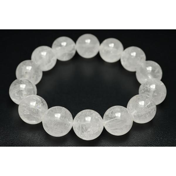 15mm玉×14個 手首周り約16.5cm　山梨県黒平産の水晶ブレスレットが新入荷致しました。山梨県は日本有数の水晶の産地であり、中でも甲府市には乙女鉱山や金峰山、水晶峠など多くの産地が点在します。今回は黒平(くろべら)鉱山より産出した希少...