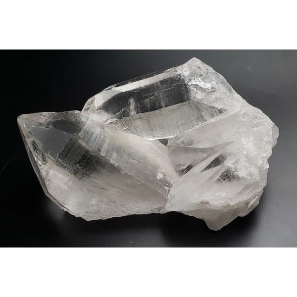 約13.0×8.0×6.0cm 400.7gカイラスクォーツ(Kailash Quartz)カイラス産水晶とは、チベット高原西部にあるカイラス山にて採掘される水晶でございます。カイラス山は、チベット仏教のみならずヒンズー教やジャイナ教、ボン...