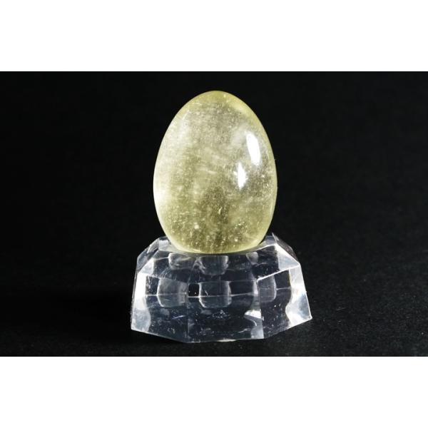 3.3×2.4×2.2cm　21.29g透明のレモンイエローが大変美しいリビアグラスのエッグが入荷しました。リビアグラスとは、リビア砂漠で発見されたガラス質隕石です。通常、市場には、黒い部分があり透明感のないものが大変多く出回っておりますが...