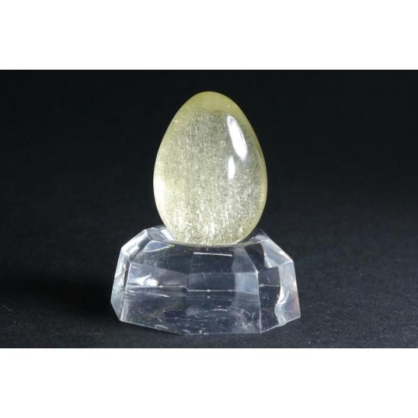 3.0×2.1×2.0cm　14.91g透明のレモンイエローが大変美しいリビアグラスのエッグが入荷しました。リビアグラスとは、リビア砂漠で発見されたガラス質隕石です。通常、市場には、黒い部分があり透明感のないものが大変多く出回っておりますが...