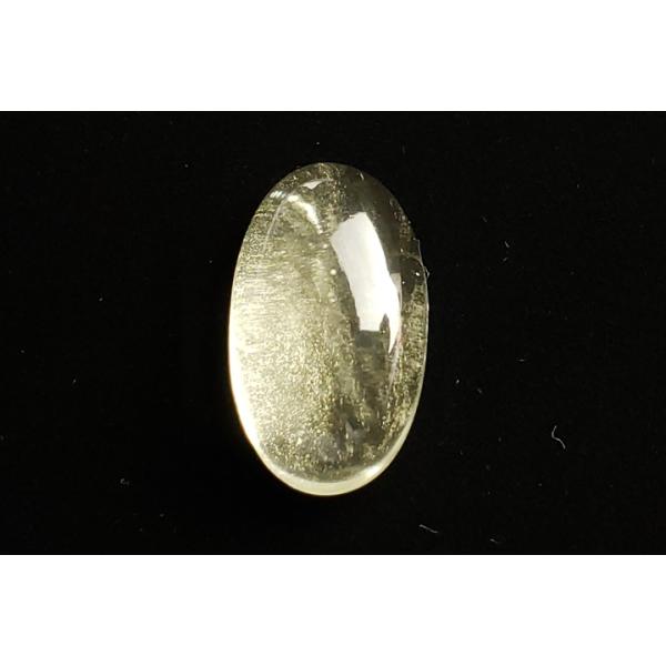 サイズ約2.0×1.2×0.8cm 14.53ct  リビア砂漠で発見されたガラス質隕石です。半透明のレモンイエローが大変美しい隕石です。通常、市場に出回っております、リビアグラスは黒い部分、透明感のないものが大変多く出回っております。しか...