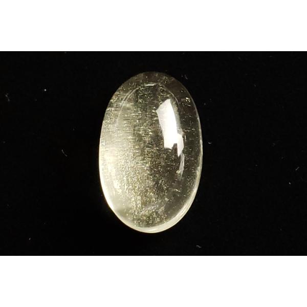 サイズ約1.7×1.0×0.8cm 9.90ct  リビア砂漠で発見されたガラス質隕石です。半透明のレモンイエローが大変美しい隕石です。通常、市場に出回っております、リビアグラスは黒い部分、透明感のないものが大変多く出回っております。しかし...