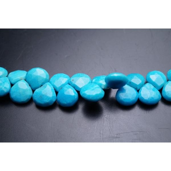 サイズ　約7×6.6〜8×8mm　1連約20cm インド加工ビーズの国内最安値を目指して、長期にわたるリサーチを行い、販売しております。 基本的に大量ロットで買い付けて、限界までお安くしての販売となります。インド加工の場合、同等品質の商品の...