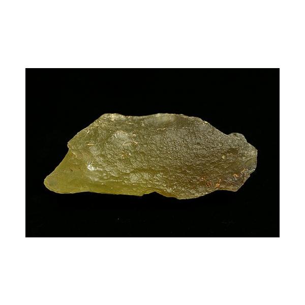 特大のリビアングラスが入荷いたしました。リビアングラス特有のイエローで、表面の激しい凹凸が天然であることを物語っています。既に鑑別にも出しておりますので、天然を証明する鑑別書が付属します。 通常、リビアグラスはここまで特大サイズの原石はまず...