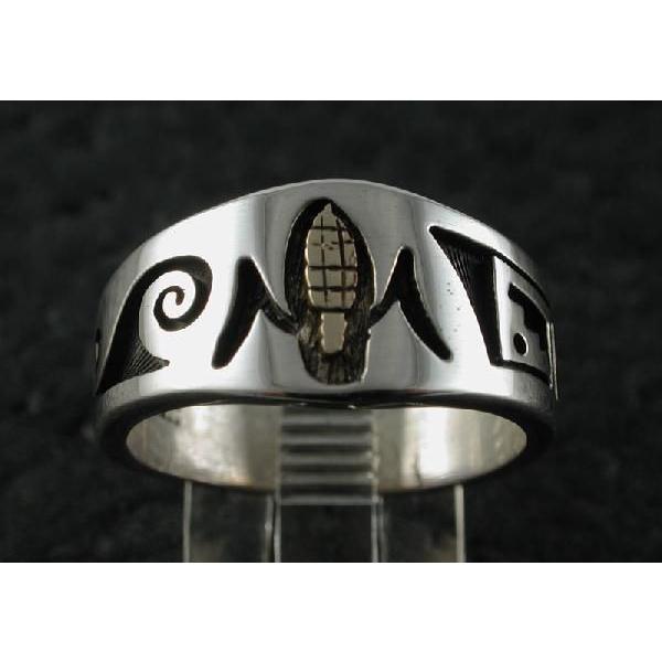 作者：Milson Taylor（Hopi)素材：スターリングシルバー、14Kゴールドサイズ：15.5 (3サイズまで調整可)最大幅：前 約1.0cm最小幅：後 約4mm