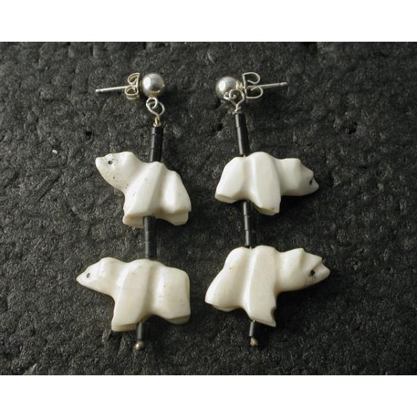 作者：Emery Eriacho (Zuni)素材：シェル、スターリングシルバー縦：約5.0cm(キャッチ金具を含む)横：約2.0cm