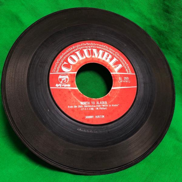 ご覧いただきありがとうございます。【 商品状態 】・状態は写真画像をご確認ください。・あくまで中古レコードです。多少のスレ、ホコリ、経年の汚れが見られます。※再生機器がない為、動作未確認になります。※屋内で長期保管されていた中古レコードにな...