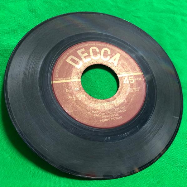 ご覧いただきありがとうございます。【 商品状態 】・状態は写真画像をご確認ください。・あくまで中古レコードです。多少のスレ、ホコリ、経年の汚れが見られます。※再生機器がない為、動作未確認になります。※屋内で長期保管されていた中古レコードにな...