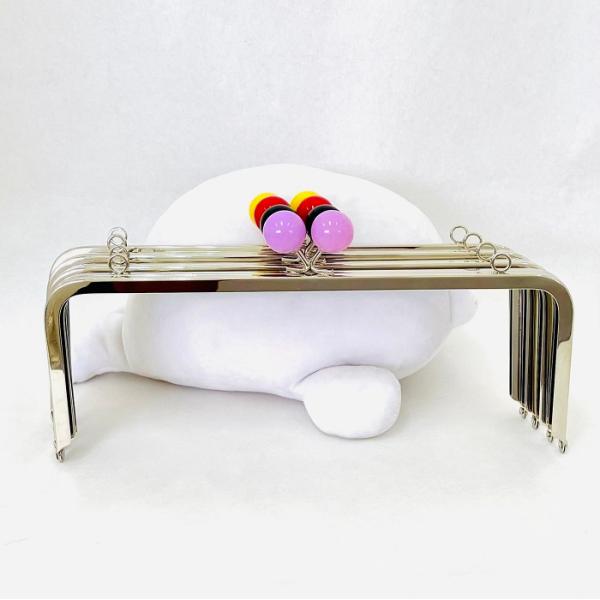 【訳あり品】「たくさんのお客様にハンドメイドを楽しんで頂きたい…♪」そんな気持ちから、訳あり品を「格安価格」でご用意いたしました！良品も当店の大人気商品で、バッグのハンドメイドにぴったりです！症状は商品ごとに異なりますが、多少の擦れ、傷、シ...