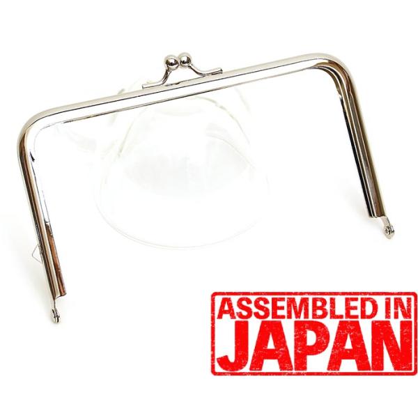 シンプルで使いやすいデザインが魅力のがま口口金です。16.5cmの長足タイプなので、通帳ケース作りにもぴったり。通帳なら約4冊収納できます♪A〜B級品のため、お求めやすい価格も魅力です。差し込みタイプなので組み立ても簡単。ハンドメイド作品を...