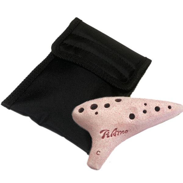 ティアーモ(Ti Amo)とは、イタリア語で、「あなたが好き」という意味です。 ティアーモのオカリナは、一つ一つ手工芸的技法で作られております。 土の温かさを持ち、そのユニークなフォルムから美しい旋律が生まれるよう、正確なピッチに調律されて...