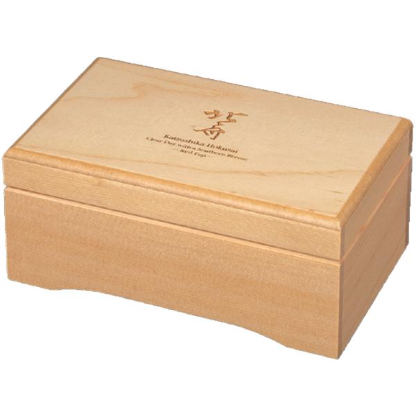 23弁オルゴールとは、23本の櫛歯（23弁）を使ったオルゴールです。櫛歯は職人の手作業による調律で高級機オルフェウスシリーズに迫る高音質を実現しています。大きく、本数も増えた櫛歯により深く広がりのある音色を奏でます。また、18弁タイプの演奏...