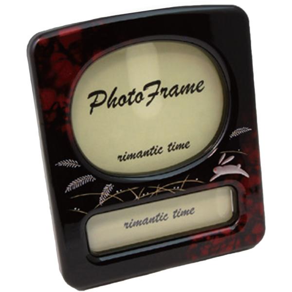 会津塗は、会津若松市の特産で16 世紀初期に隆盛しました。木地- 塗師- 蒔絵師という段階を経て完成に50 〜 60 日かかります。長い伝統に培われた最高級の技術によって造られています。曲目：いい日旅立ちサイズ：W130×D110×H50mm