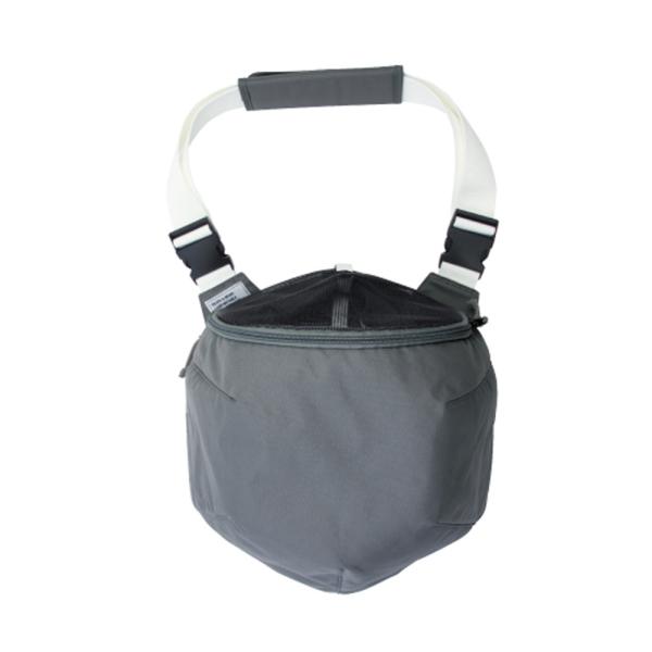 「TENT SLING」は、テントにもスリングにもなるペットキャリー。テント時は、おうちの中やお出かけ先で安心できる居場所として、スリング時は、飼い主のぬくもりを感じながら移動できるキャリーとして活用できます。ペットと社会を繋ぐコミュニティ...