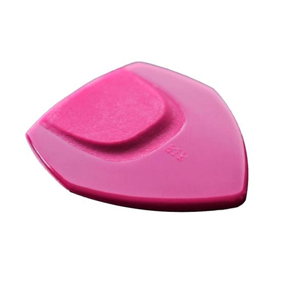 1/100mmの精度を追求する 妥協を許さないジャーマンテクノロジーがギターピックを変えた!ギタープレイやサウンドにも革新をもたらす先進的ギターピック日本上陸！中央の隆起した台地のようなエリアによって、より質量が追加され、より太くて充実した...