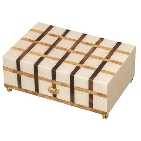 エルコラーノ社とニデックインスツルメンツ株式会社のコラボレーションで生まれたイタリアンモダンカラーが新鮮なオルゴールです。歴史ある象嵌細工が施されたシンプルなデザインながらもエレガントな造形が暮らしを美しく彩ります。材質：MDF サイズ：W...