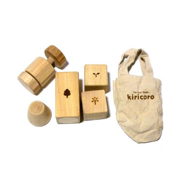 桐のつみきの特徴 【軽い】桐はブナ材の約半分の重量です。【ぬくもり】保温性に優れ、ぬくもりのある手触り。【柔らかい】柔らかく弾力性があるので、手に優しく馴染みます。【水に強い】水分を吸収しにくいので、濡れてもすぐに乾きます。【積み木のセット...