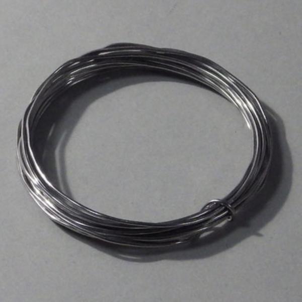 楽器用に最適な定番のハンダです。錫：鉛＝60：40、直径約１ミリとなっております。Made in U.S.A.