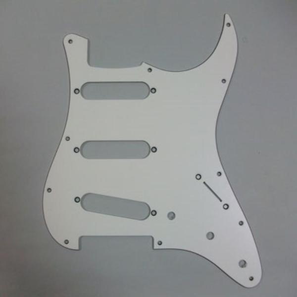 Fender Japanに適合するリプレイスメント・ピックガードです。Made in Japan