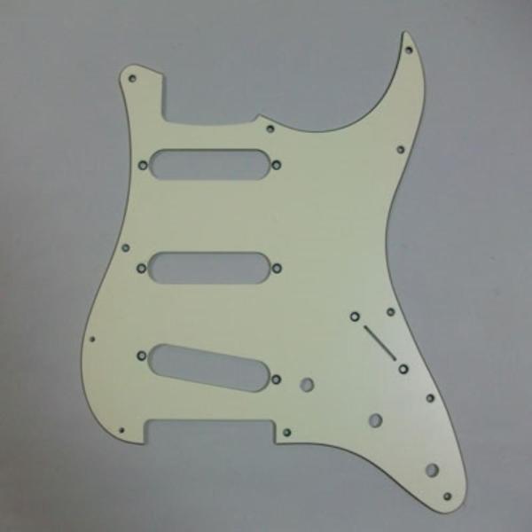 Fender Japanに適合するリプレイスメント・ピックガードです。Made in Japan