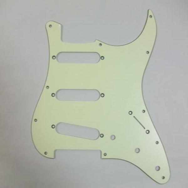 現行Fender U.S.A.に適合するリプレイスメント・ピックガードです。 Made in Japan. ※画像はJapan用とさせて頂いております。