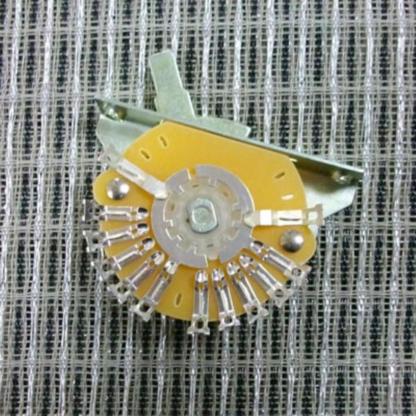 耐久性に優れ、高級感溢れるオープンタイプのレバースイッチです。US規格(#6-32)のスクリューホール、レバー先端の形状を採用しております。このスペックで脅威の価格を実現致しました。独立10個の端子を持ち、配線の幅が広がる、ストラトタイプ向...