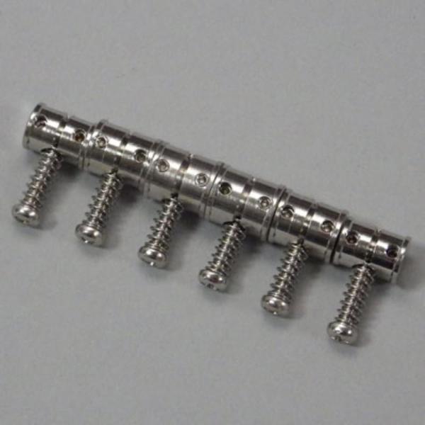 各弦ごとの弦高調整が可能なサドル・セットです。FENDER USA、JAPANともに適合します。弦高調整のレンチは、050inch (1.27mm) を御使用下さい。Made in Japan