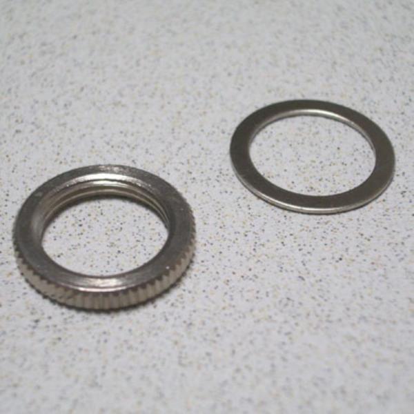 単品では入手困難な純正ナット、ワッシャーのセットです。