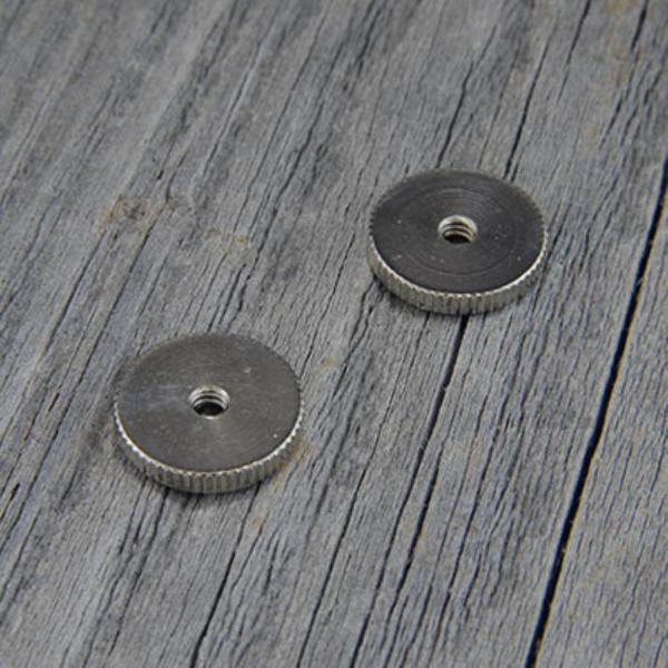 1950年代のGibson ABR-1用サムナットのセットです。厚み、ローレットとも数点のオリジナルから採寸した逸品です。素材はブラス、ネジはすべてインチサイズとなっております。