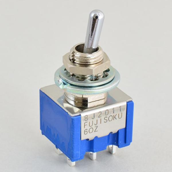 国産、2回路（6ピン) のミニスイッチになります。ショート・ラウンド・レバー仕様となっております。