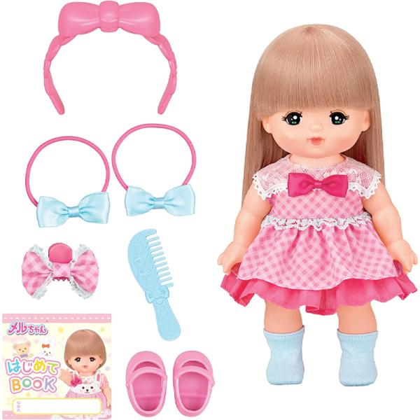 サラサラロングヘアのメルちゃん。ヘアパーツを使っていろんなヘアアレンジができるよ。大きなリボンがついたカチューシャや挟むだけのかんたんクリップなどかわいいヘアパーツがついています。はじめてのかみのけあそびにぴったり！メルちゃんをおしゃれして...