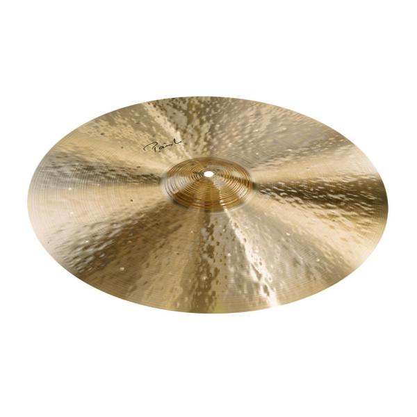 Paiste Signature Traditionalsシリーズの「Light Ride（ライト・ライド）」は、ダークでややトラッシー、そしてきらびやかなサウンドが特徴。ソフトな感触で非常に反応がよく、コントロールしやすいライドシンバルで...