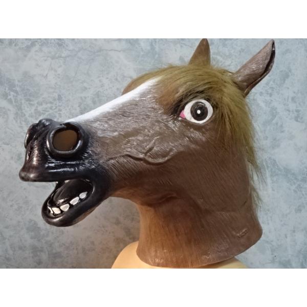 サラブレッドマスク動物マスクではテレビ等の影響か馬のかぶりものがダントツの人気です店頭でも馬マスク関係が売れ、コスプレイヤーさんも購入されています大人用頭囲：61cm位まで材質：ラテックス　　　ポリエステル※ラテックス(ゴム)アレルギーの方...